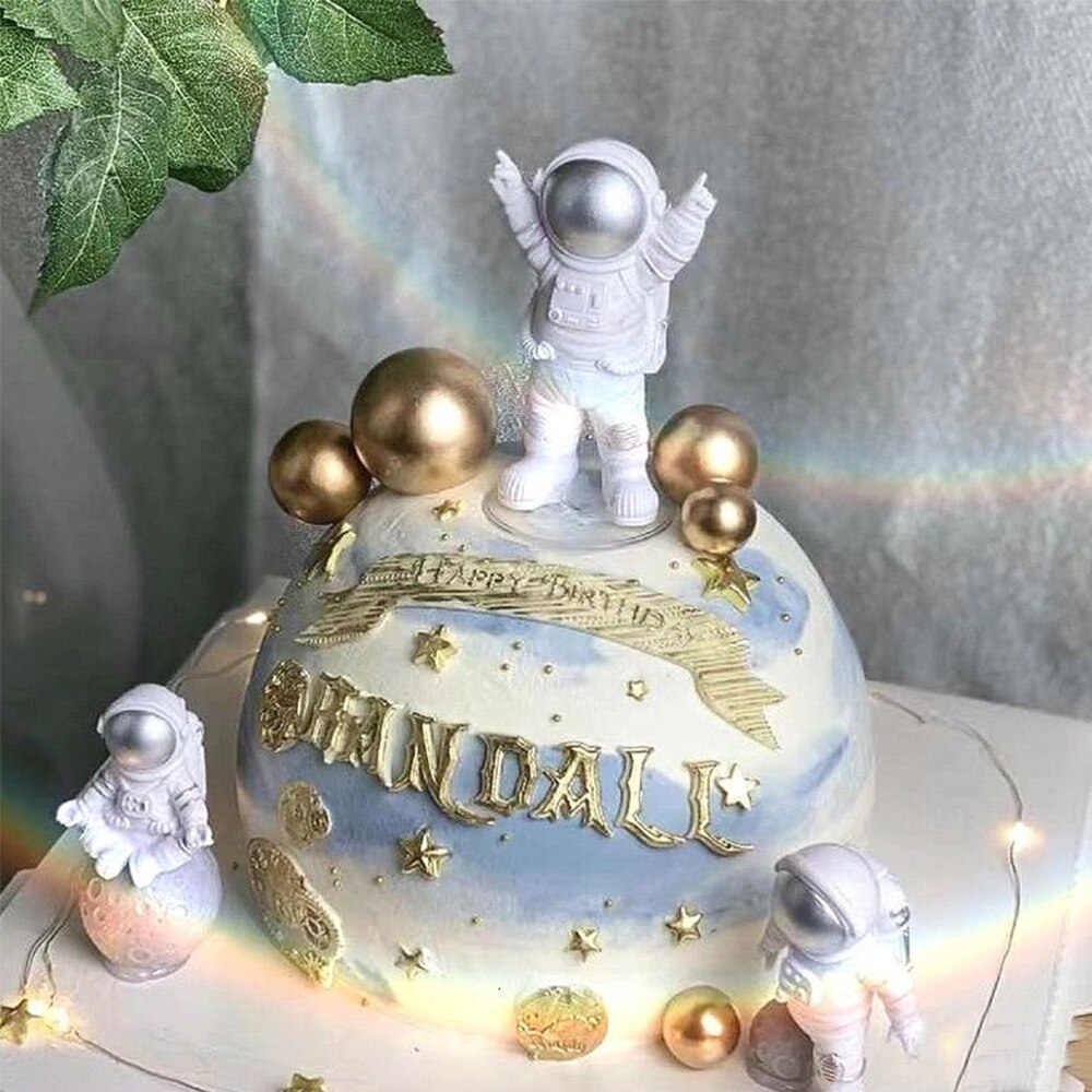 astronaut cake theme